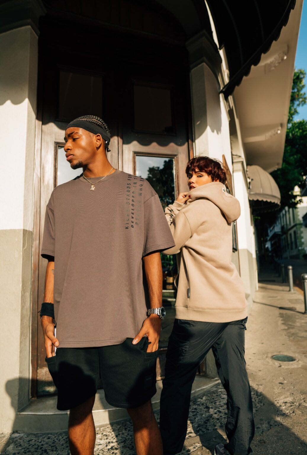 Kicks presenta su primera colección de ropa funcional y atemporal - Too ...